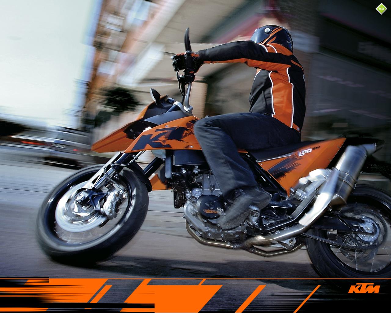 690 - Showing ktm_690_1.jpg